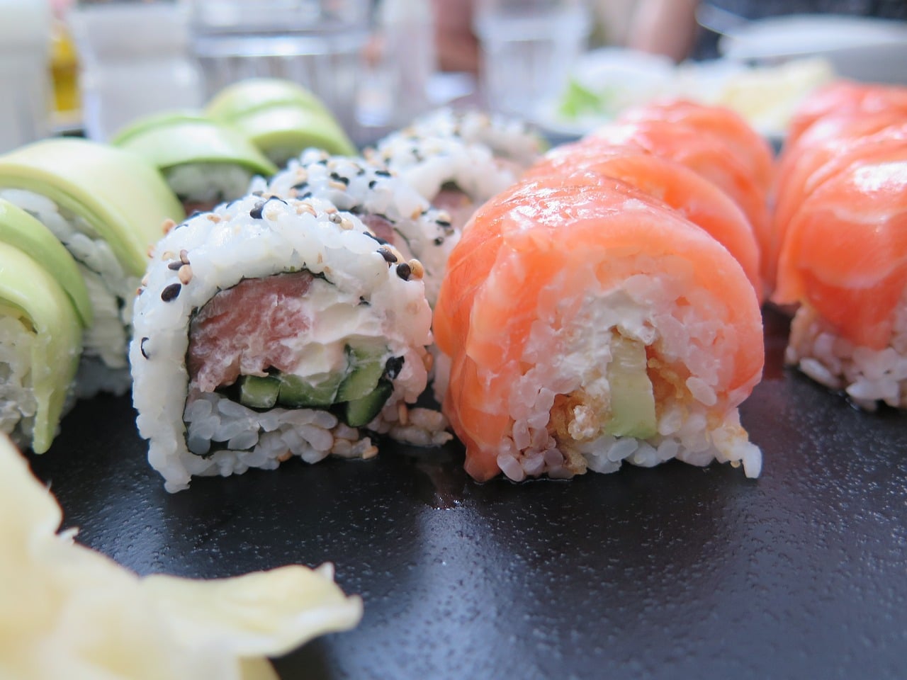 Pourquoi les sushis sont-ils si chers ? - Machine à sushi